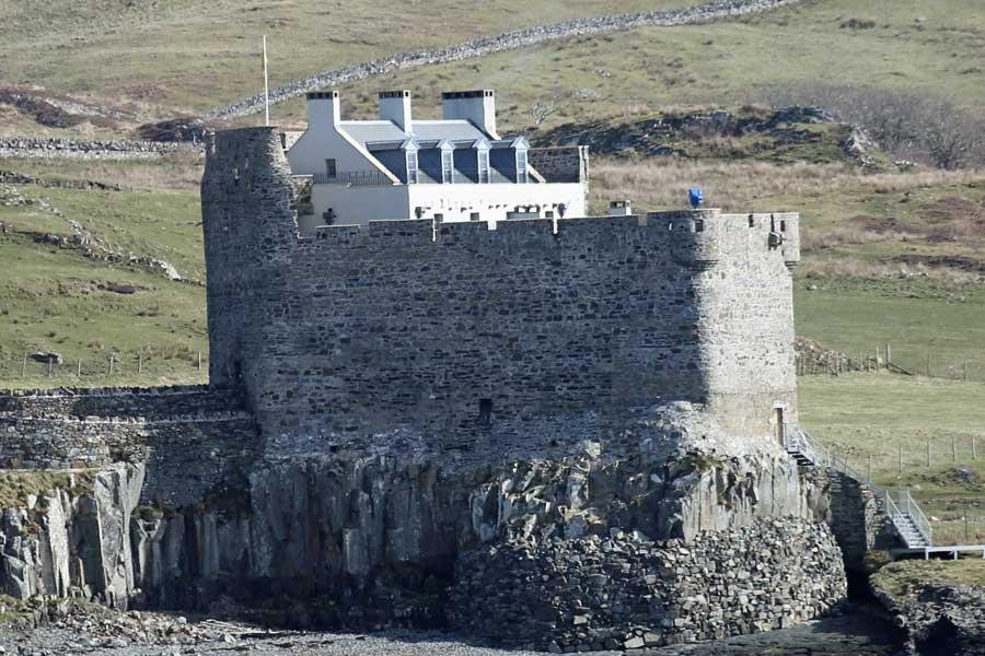 Ardnamurchan Accommodation | Mingary Castle